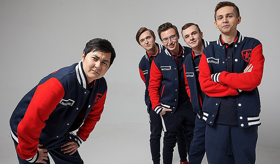 Players (Gambit) have three beautiful mascots: a hedgehog, a gift card ...