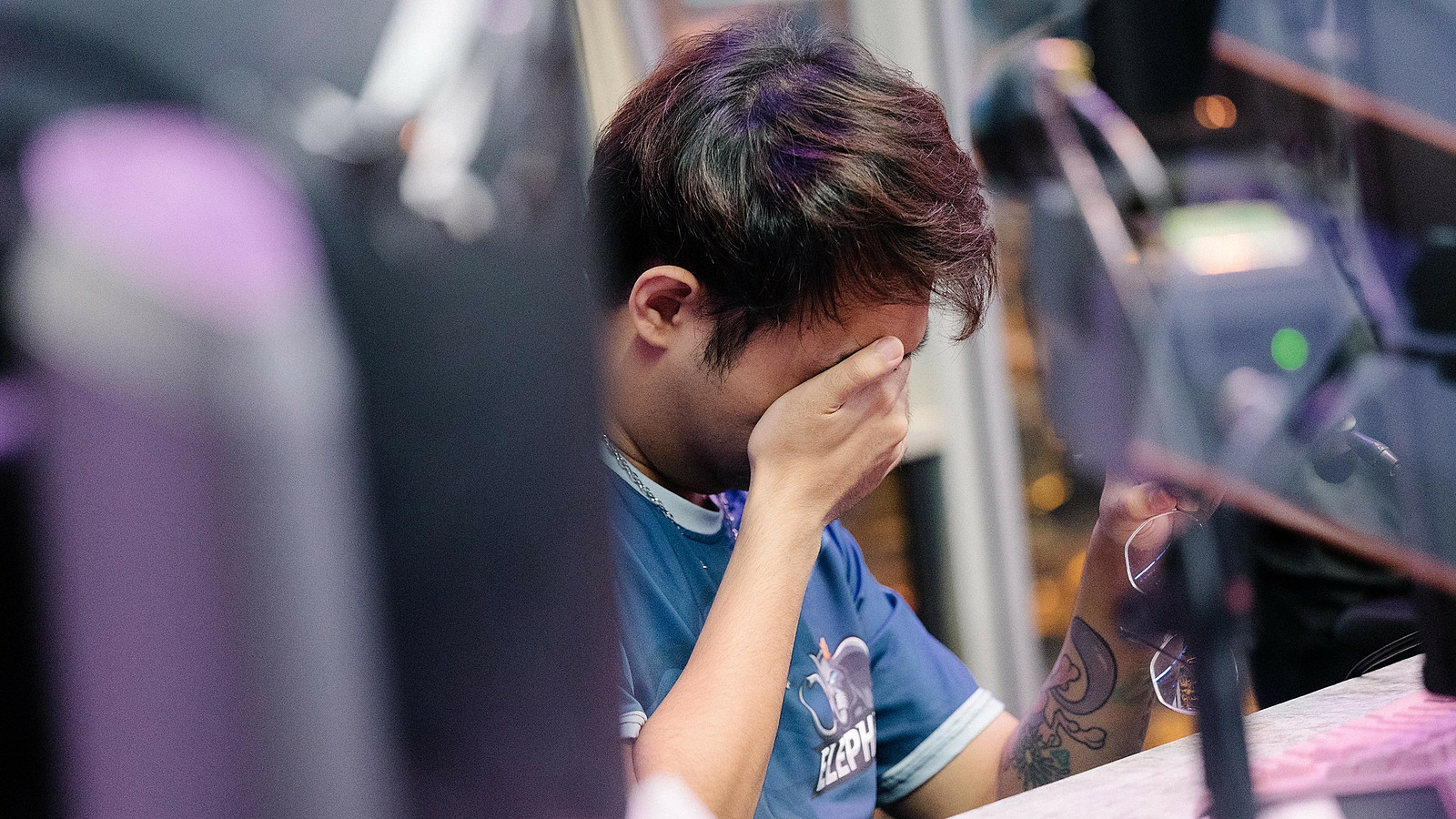 Royal Never Give Up forfeits second map against PSG.LGD due to medical issues. Rumors are Somnus ...