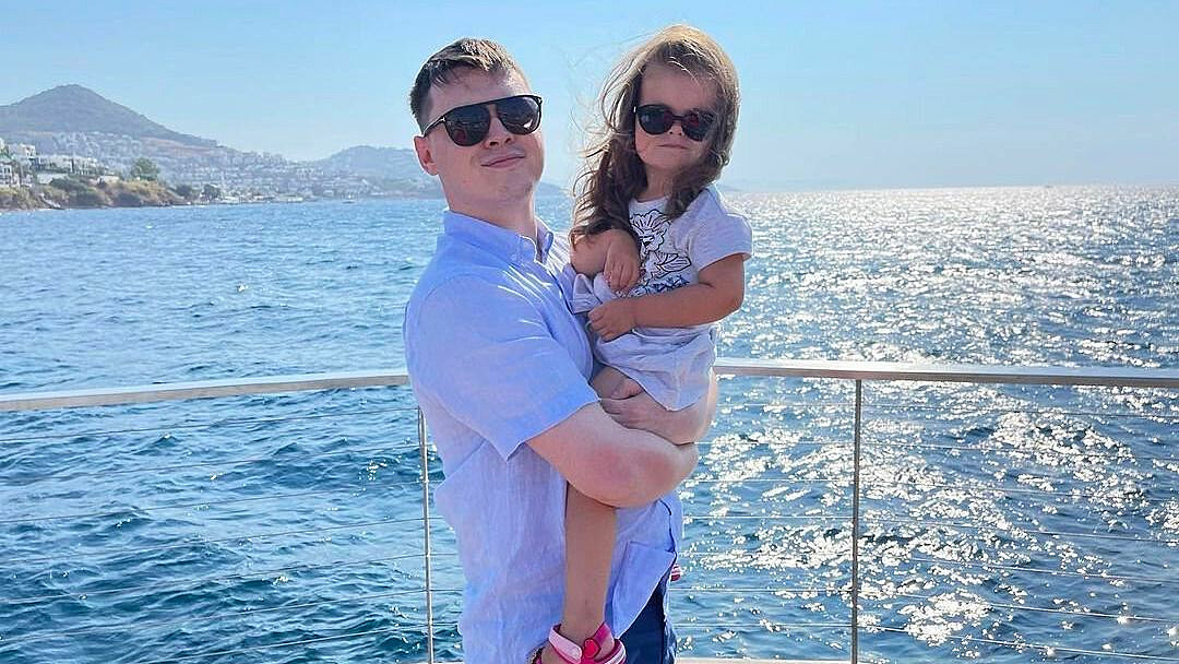 Electronic and his wife got split-up — Escorenews