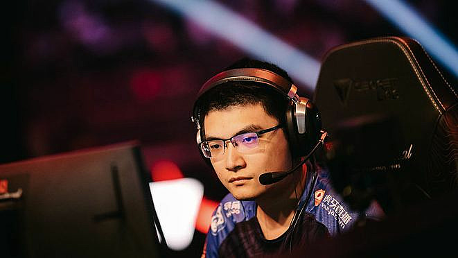 Ori и LaNm пожаловались на невыплату зарплаты и призовых со стороны Aster — Escorenews