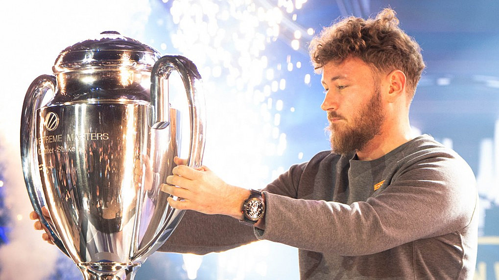 NAVI исключили Edward и Artstyle из Зала славы — Escorenews