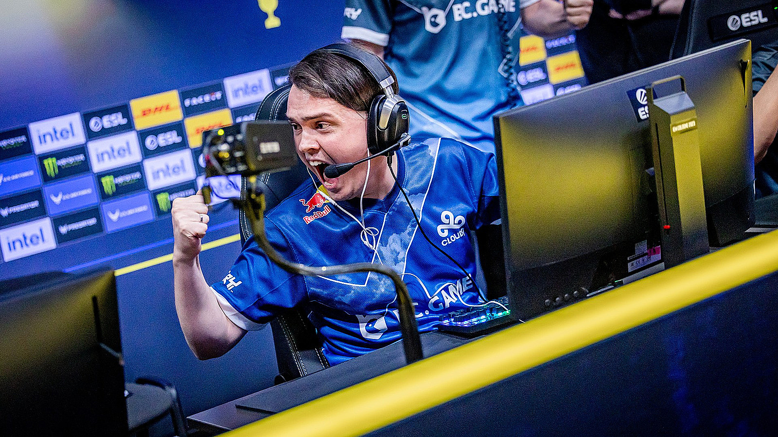 NAVI и Cloud9 вернулись в топ-10 HLTV — Escorenews