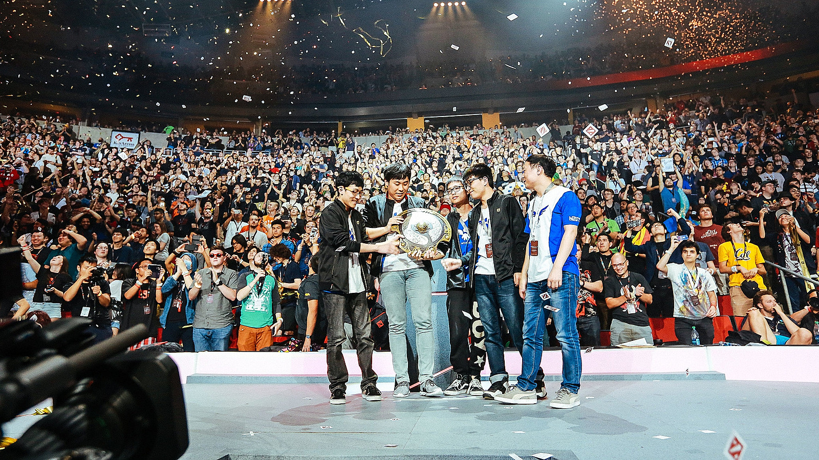 Saksa: Wings had "literal fist fight" before TI6 because they couldn't beat Digital Chaos ...