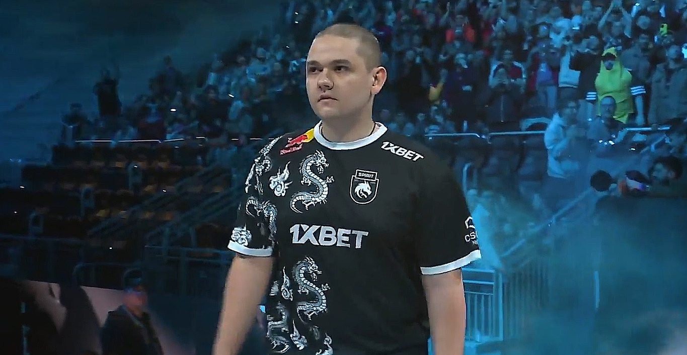 Yatoro shaved his head again before TI12 Grand Final. Earlier he said he is not going to do it ...