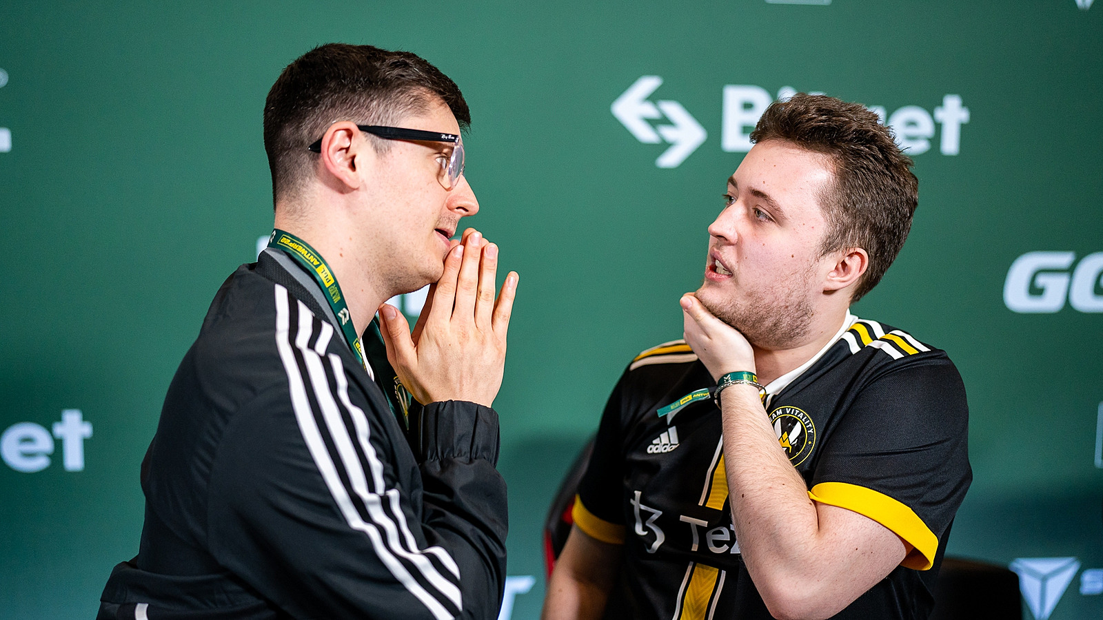 ZywOo обошёл s1mple и m0NESY по пистолеткам на LAN в 2023-м — Escorenews