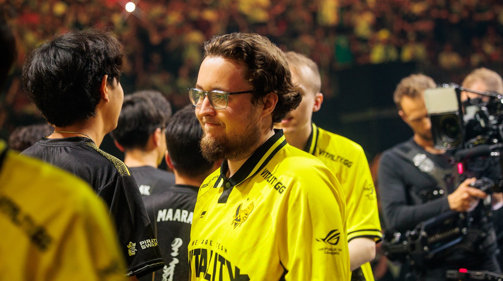 ZywOo повторил рекорд dev1ce по количеству MVP за один год — впереди только s1mple — Escorenews