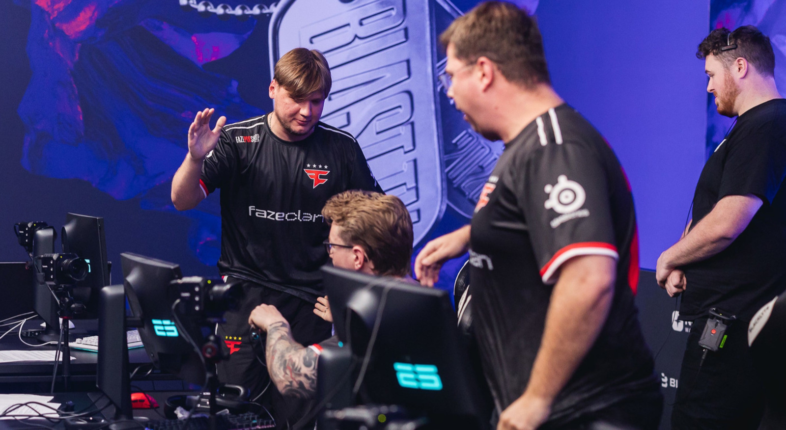 OverDrive: «NAVI открыты к трансферу s1mple, но у FaZe нет денег» — Escorenews