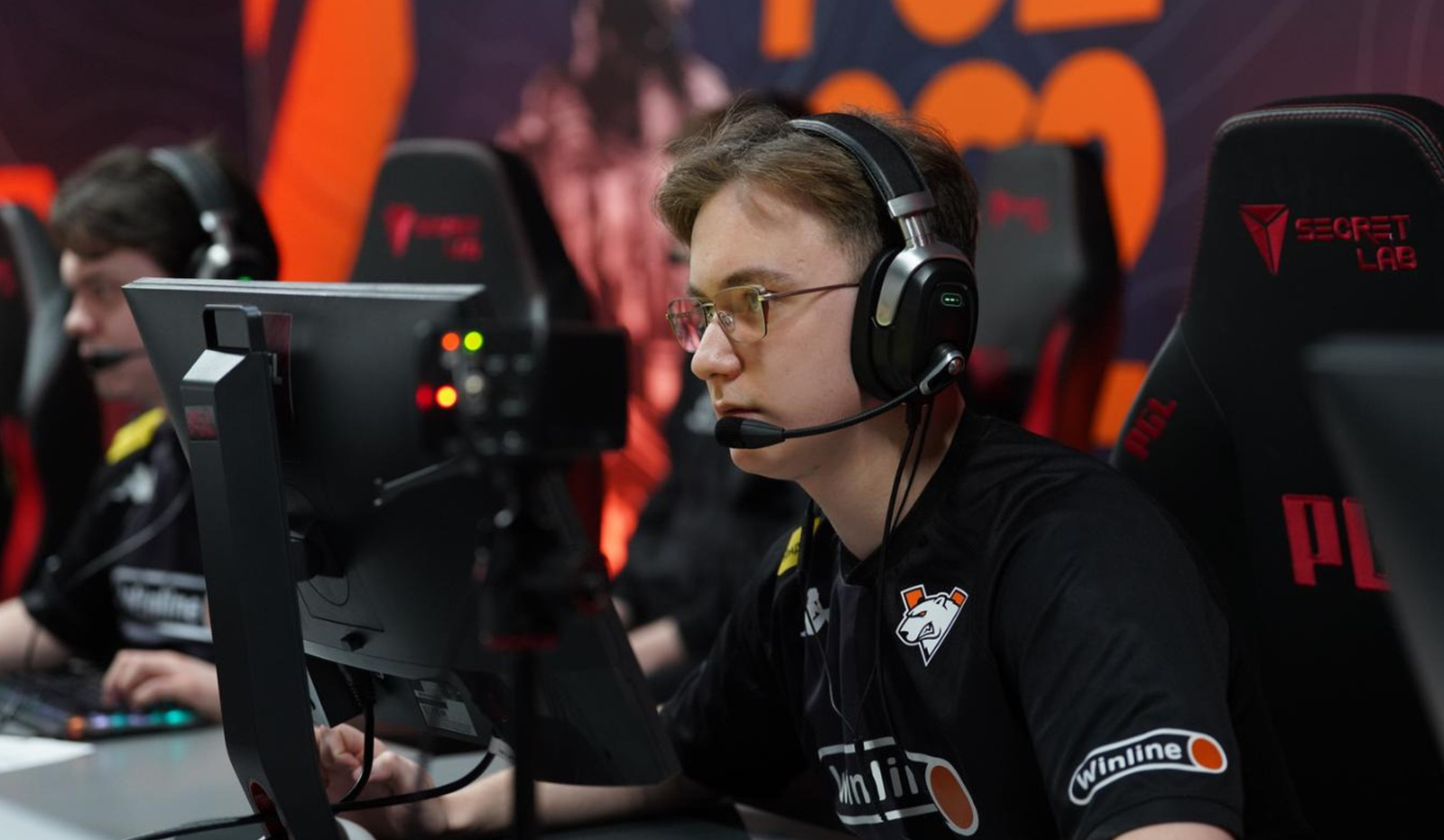 OverDrive: Virtus.pro запросила за FL4MUS миллион долларов — Escorenews