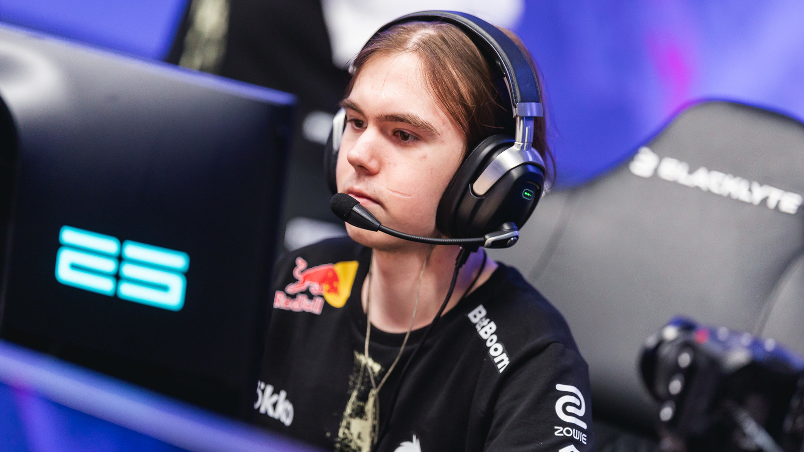 Donk о дебюте zweih: «Нужно много играть в топе, чтобы привыкнуть к стилю команд. Это тяжело, но ...