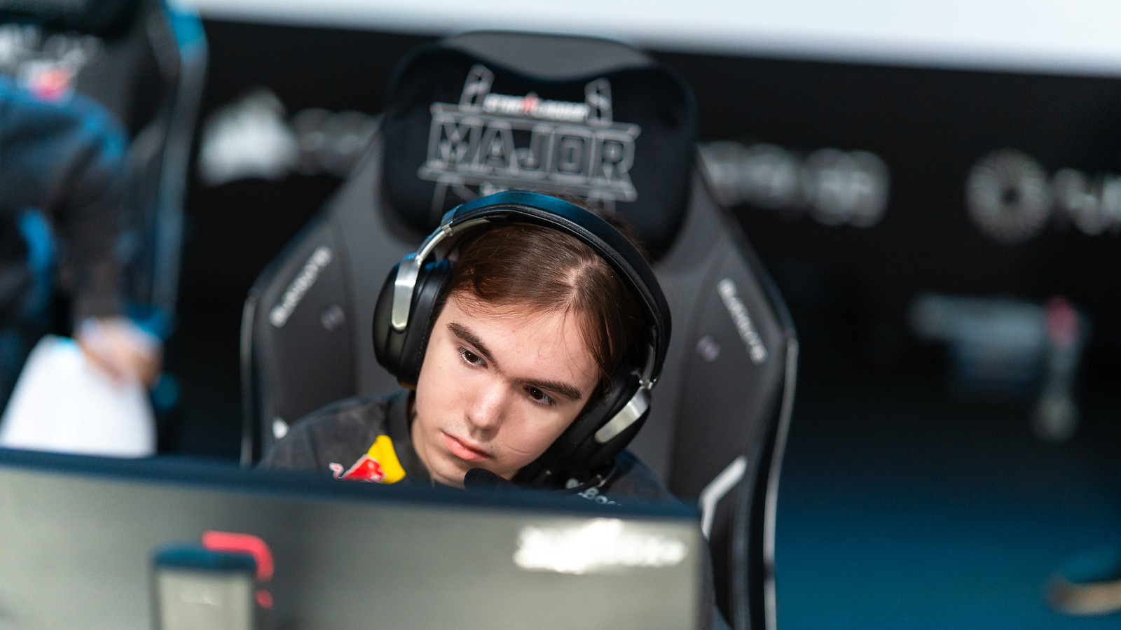 Donk впервые обыграл m0NESY и NiKo в CS 2 — Escorenews