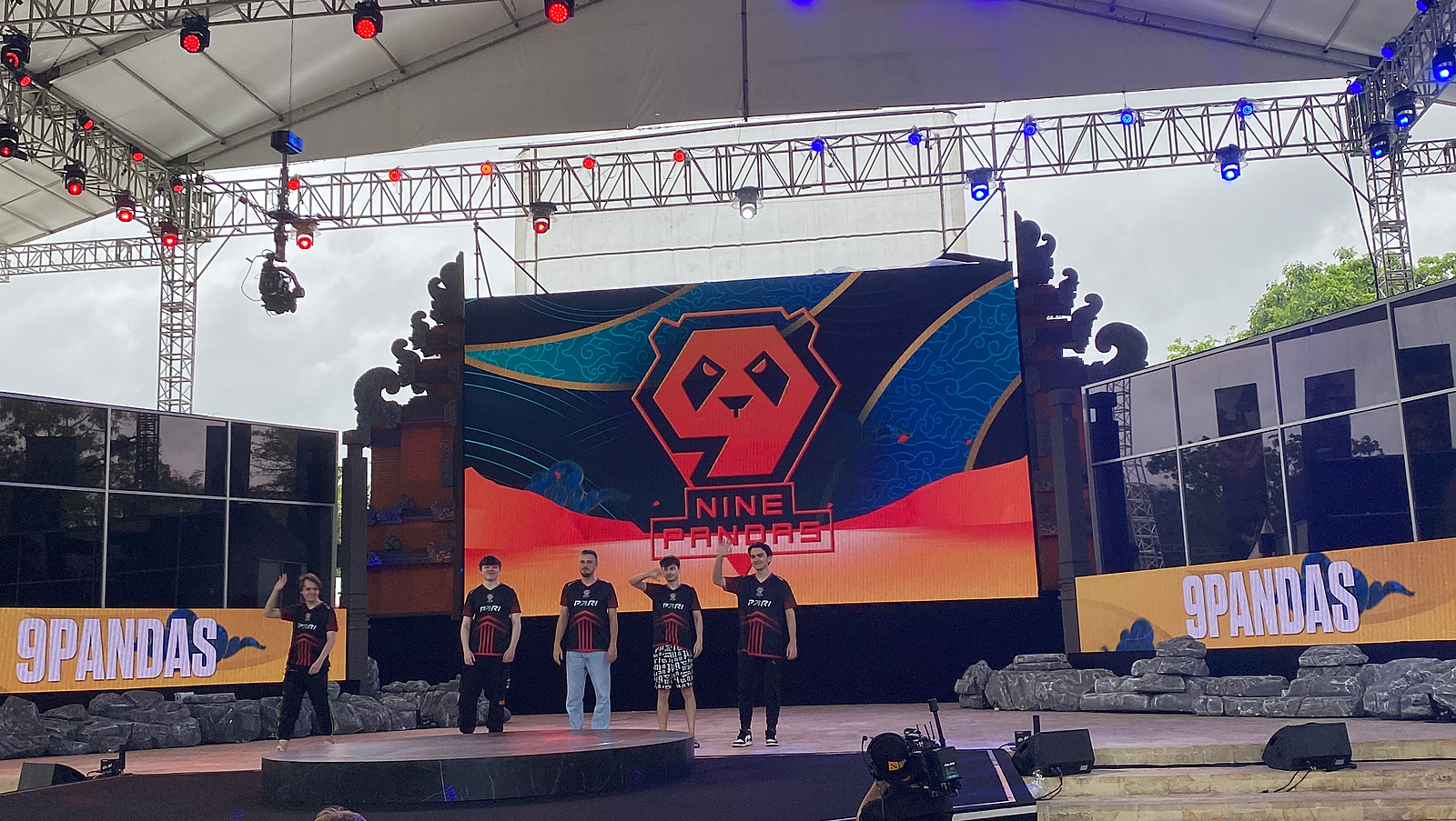 Bali Major's main stage view: half-empty seats, poor rain protection ...