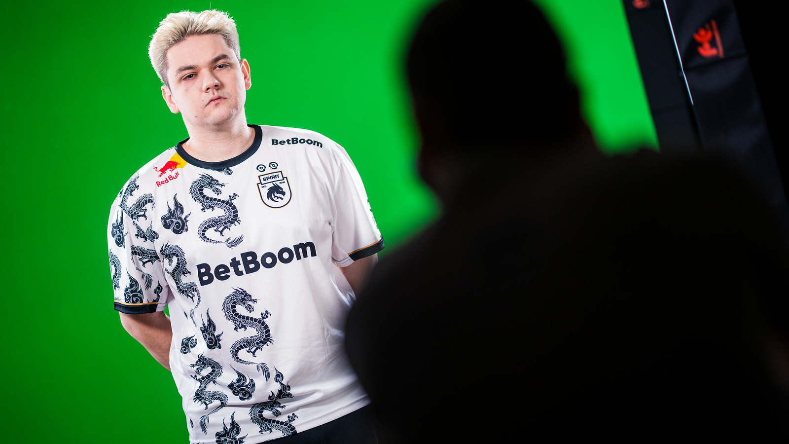 Raddan сменил причёску — Escorenews