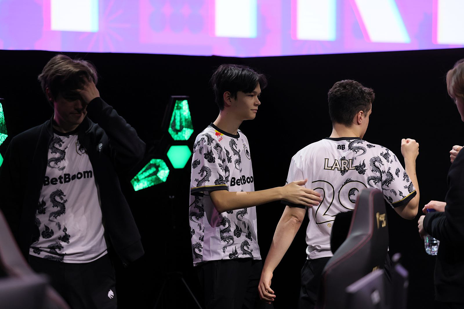 «Satanic даже чуть-чуть потнее Yatoro». Miposhka и LarI делятся секретом успеха новой Team ...