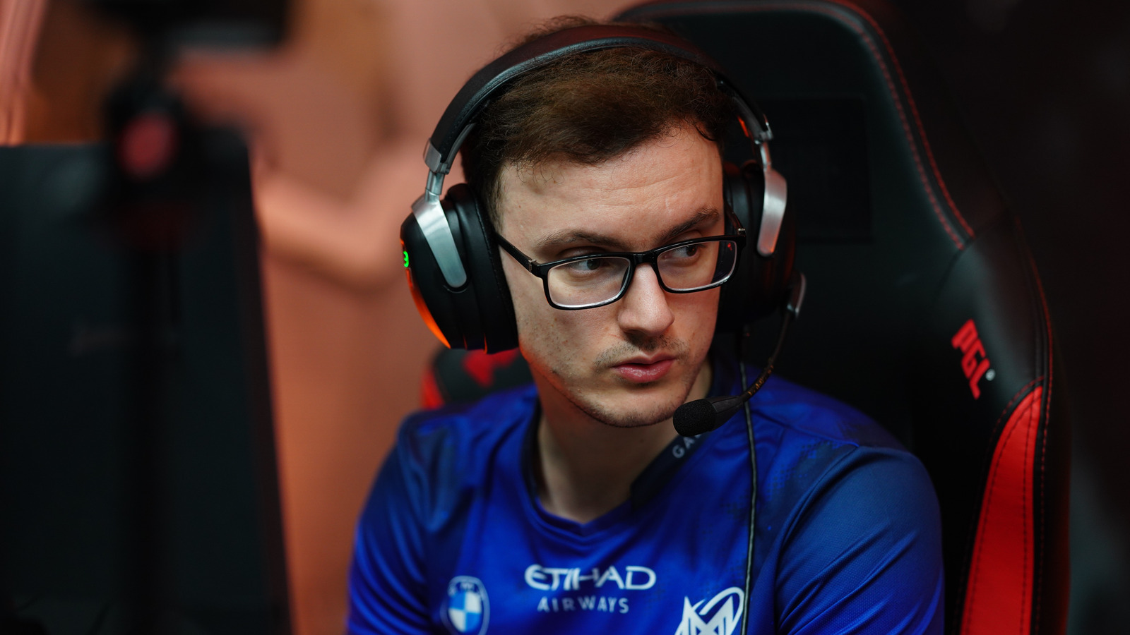 Korb3n про Miracle-: «Из легендарных плеев есть очень крутые, но есть и откровенно слабые ...