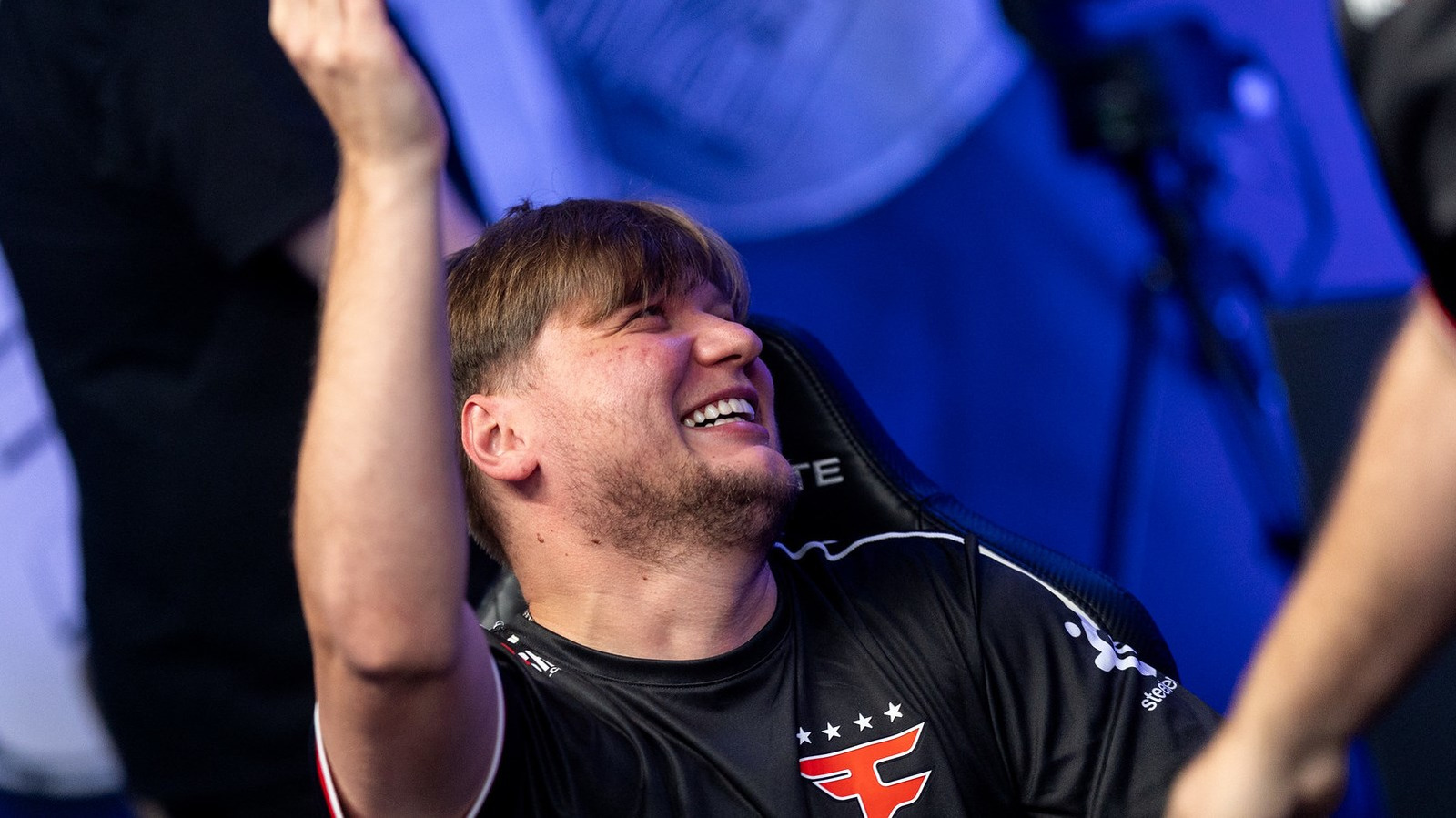 СМИ: зарплата s1mple в BC.Game — $130 тысяч — Escorenews