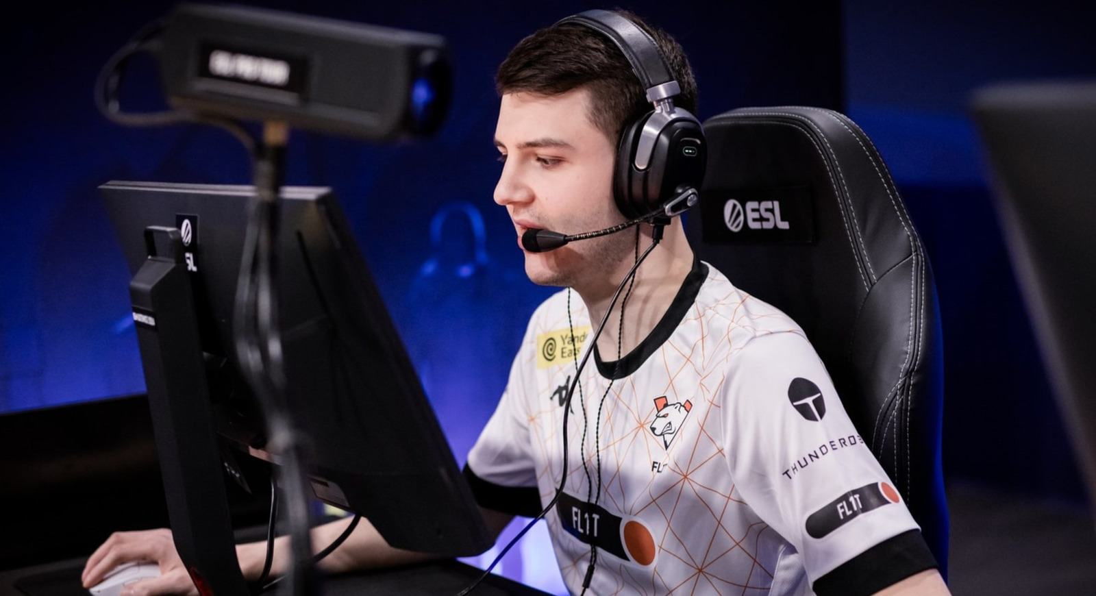 FL1T рассказал, почему Virtus.pro начала делать ставку на молодых игроков — Escorenews